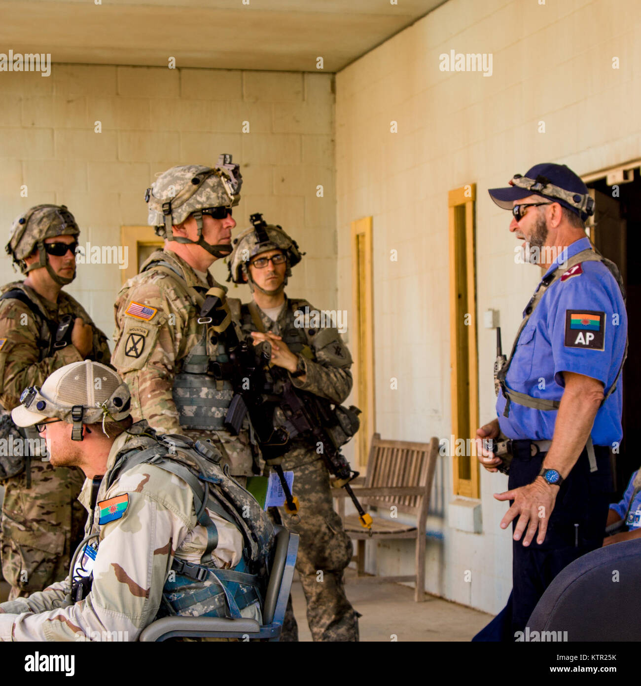 New York Army National Guard Soldiers assigned to the 1st Battalion ...