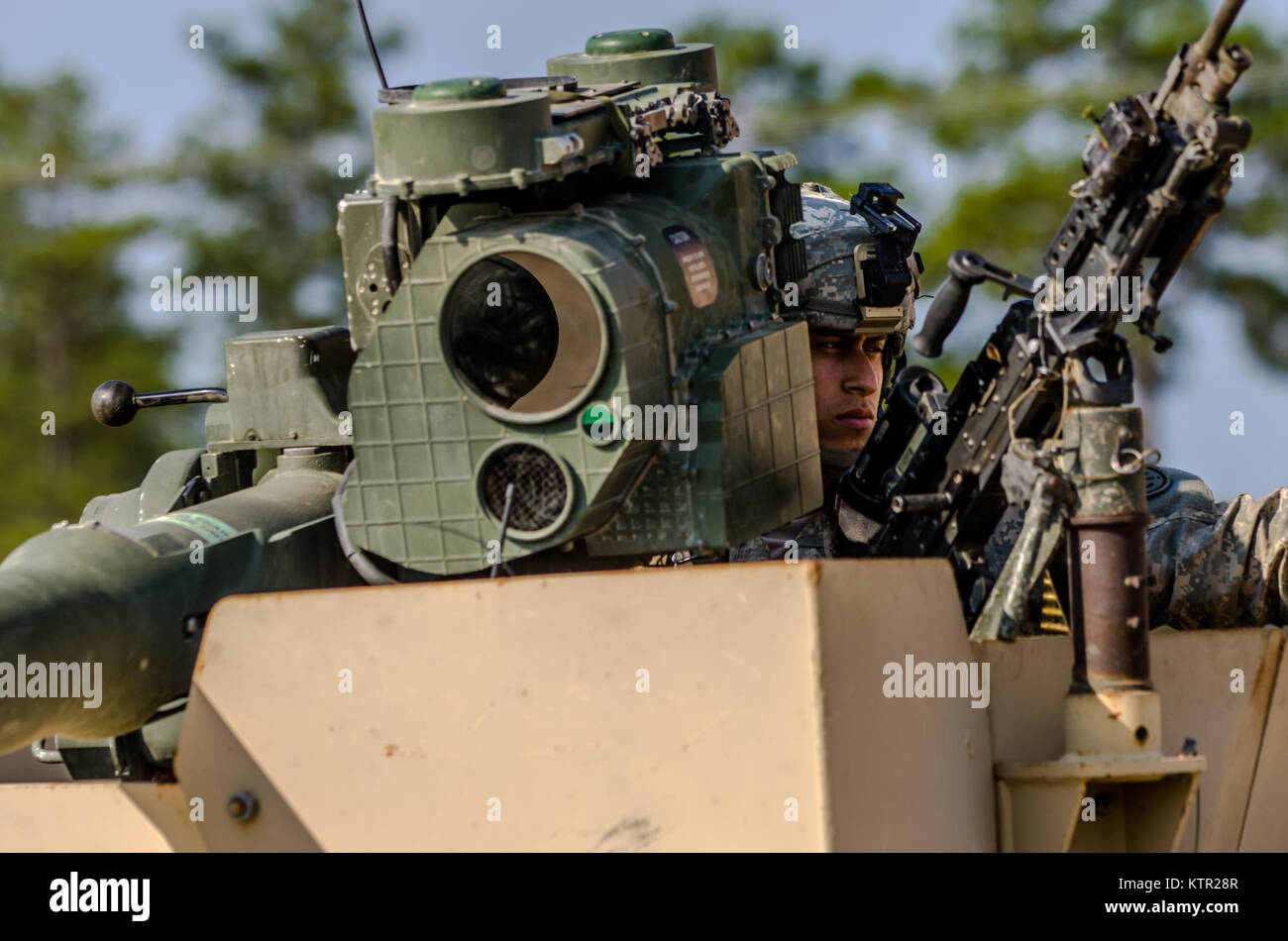 A Soldier with the 27th Infantry Brigade Combat Team defends the ...