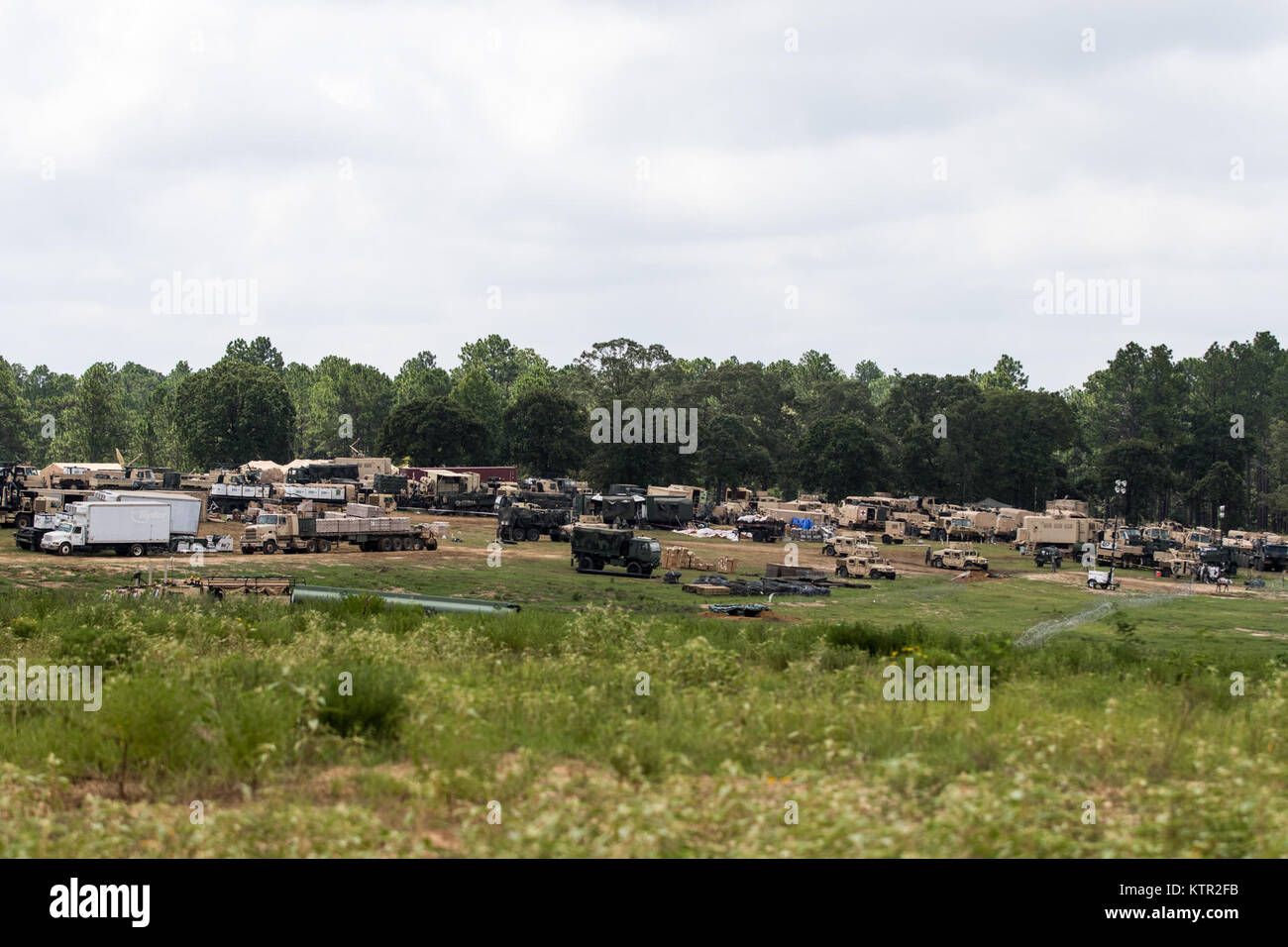 Vehicles and Soldiers with the New York Army National Guard’s 427th ...