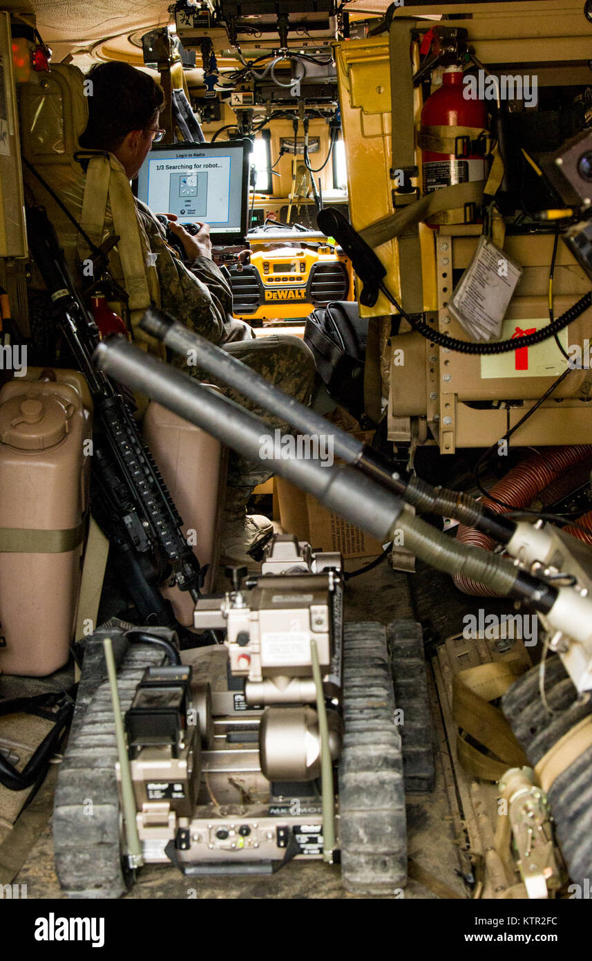 U s army eod soldiers hi-res stock photography and images - Alamy