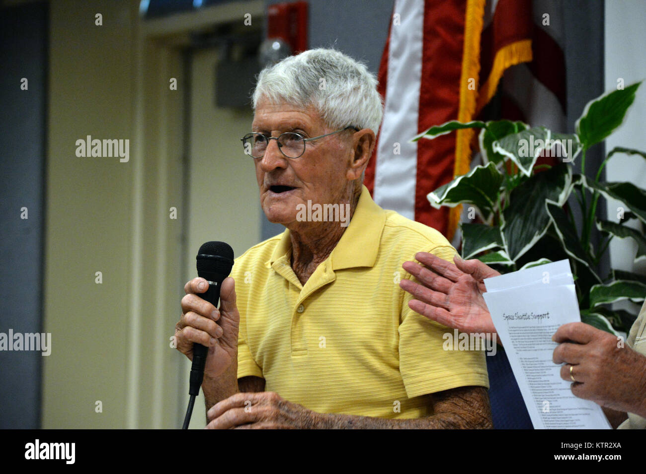 WESTHAMPTON BEACH, NY - LtCol. Warren Ferdinansen (Ret, white shirt ...