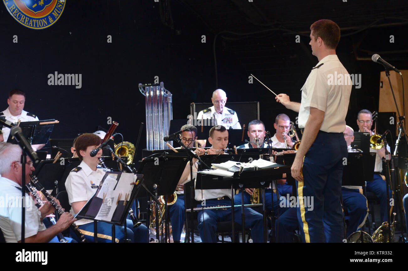 The New York Army National Guard's 42nd Infantry Division Band played a ...