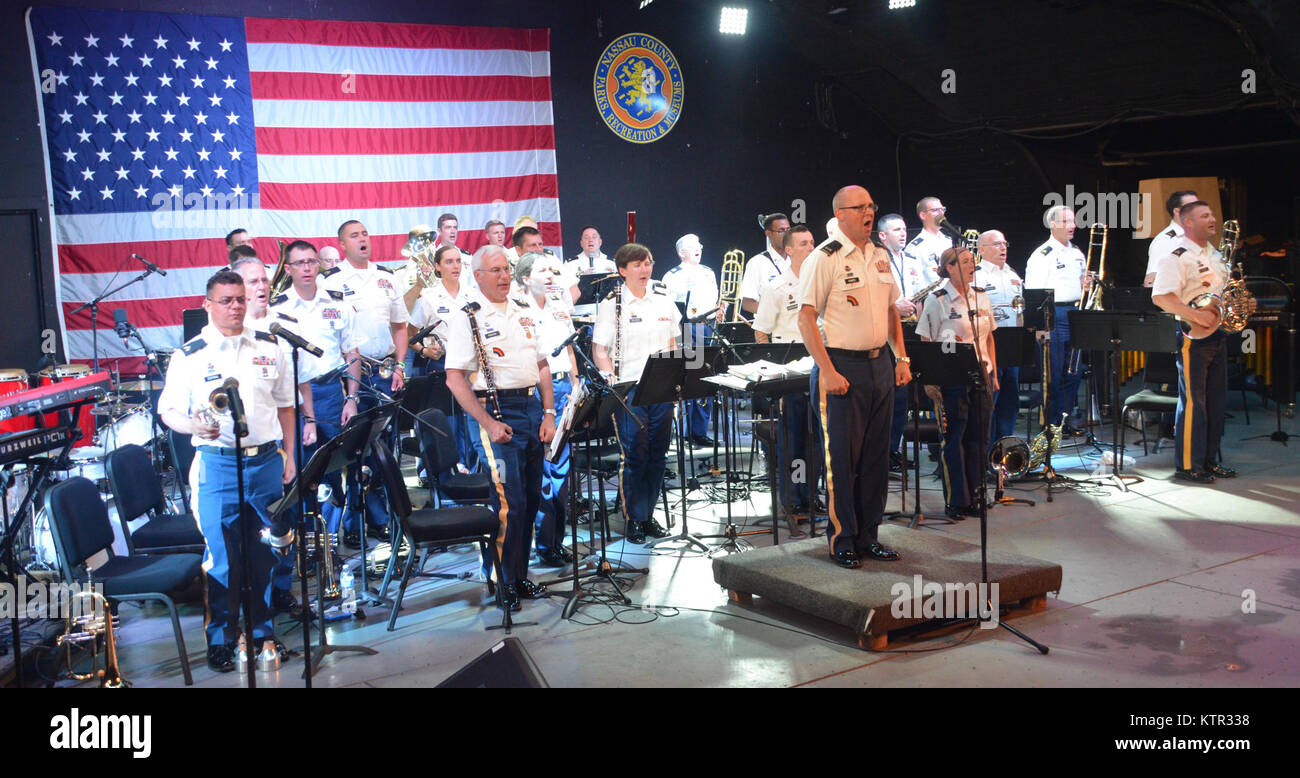 The New York Army National Guard's 42nd Infantry Division Band played a ...