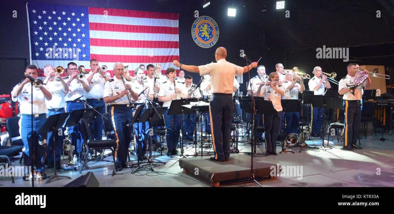 The New York Army National Guard's 42nd Infantry Division Band played a ...