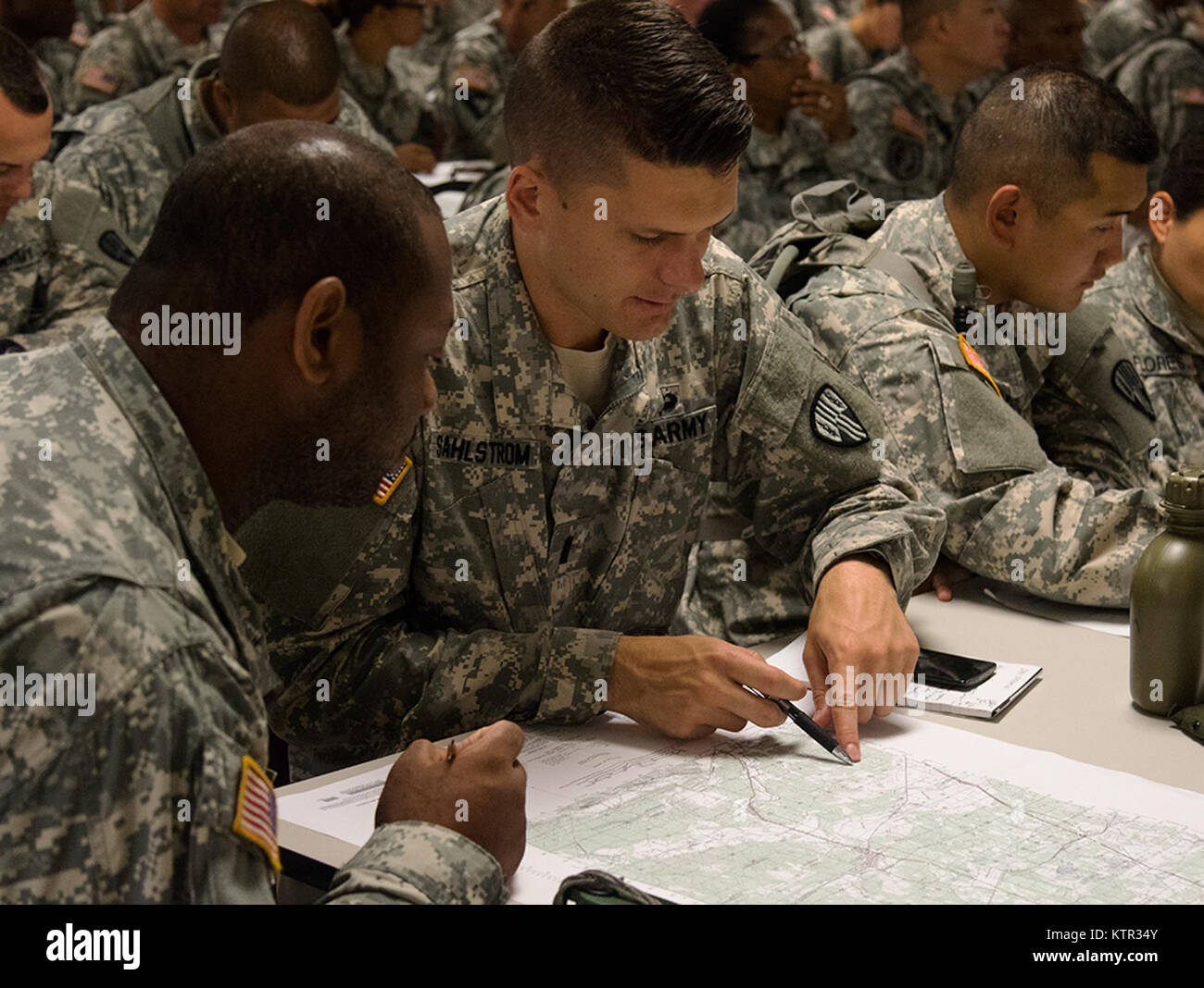 U.S. Army National Guard personnel daily duties and life. Working ...