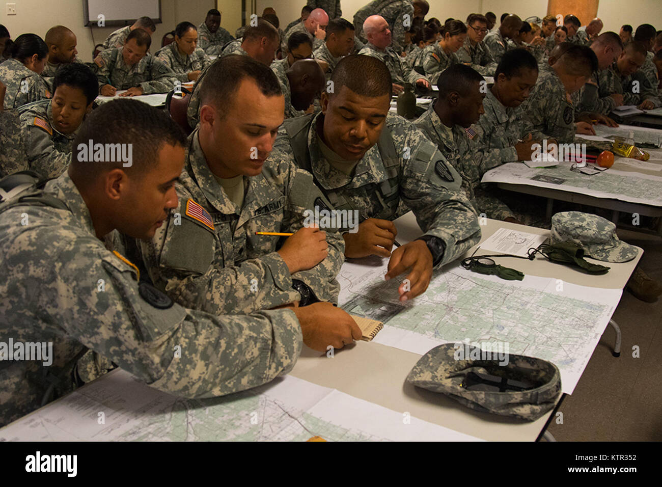 U.S. Army National Guard personnel daily duties and life. Working ...