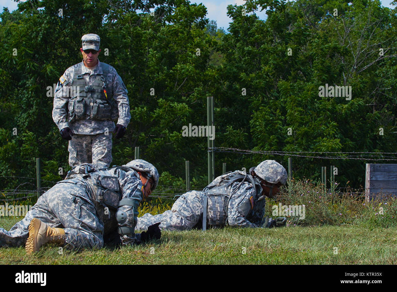 U.S. Army National Guard personnel daily duties and life. Working ...
