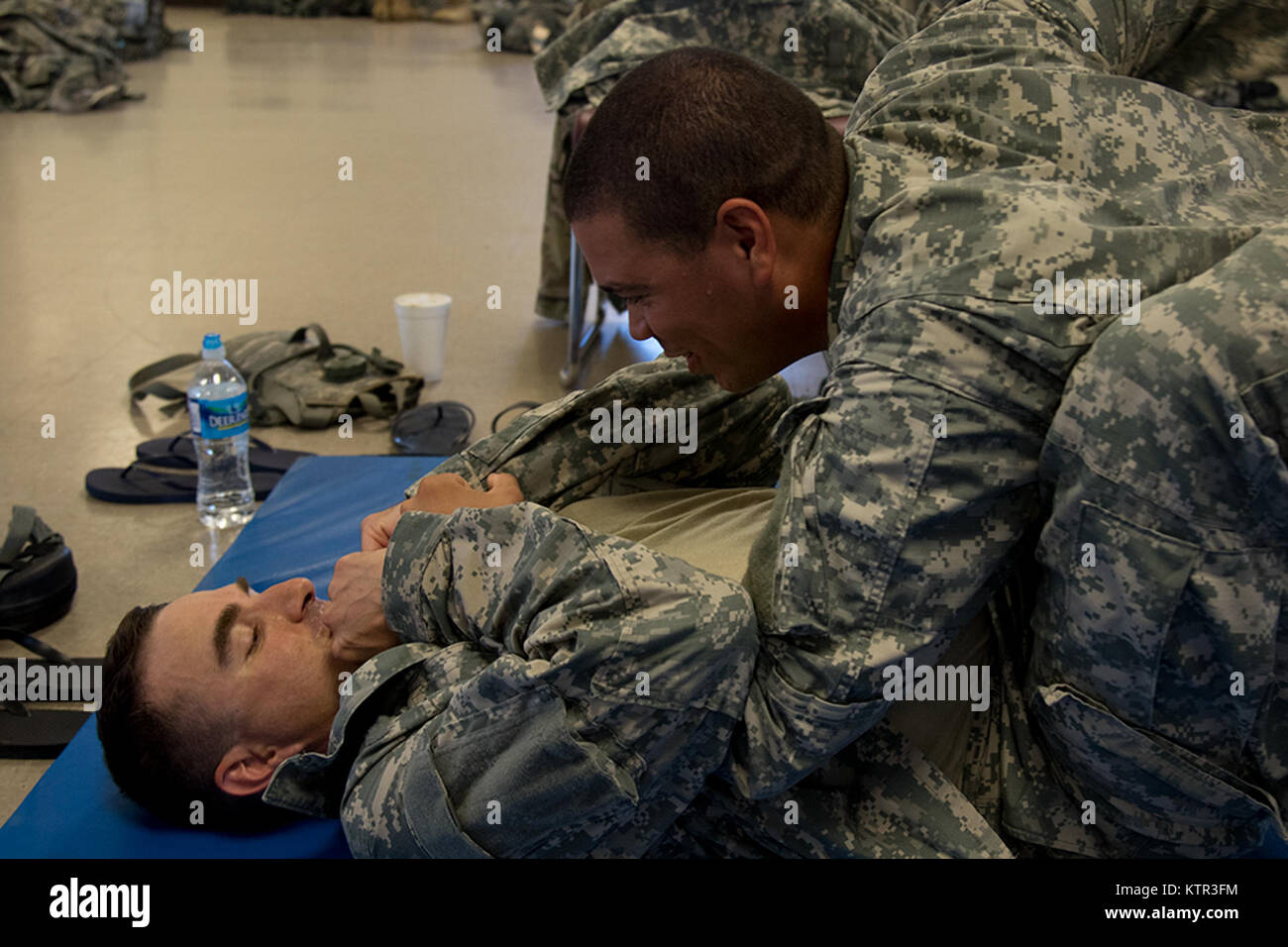U.S. Army National Guard personnel daily duties and life. Working ...