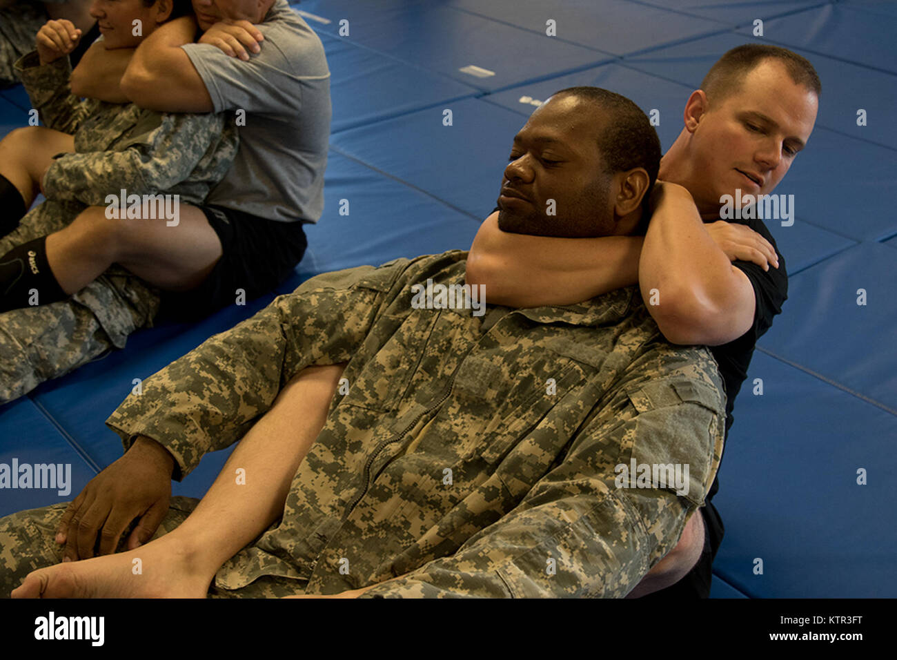 U.S. Army National Guard personnel daily duties and life. Working ...