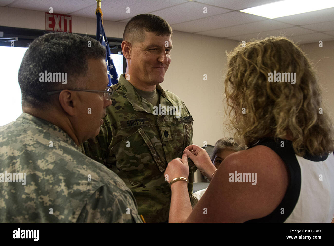 U.S. Army National Guard personnel daily duties and life. Working ...