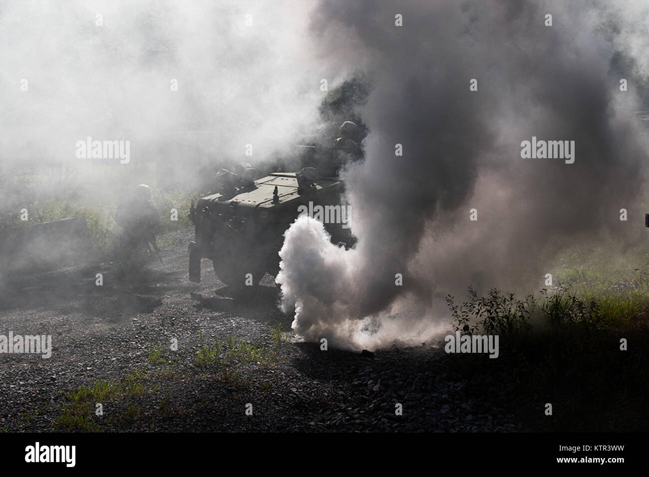 U.S. Army National Guard personnel daily duties and life. Working ...