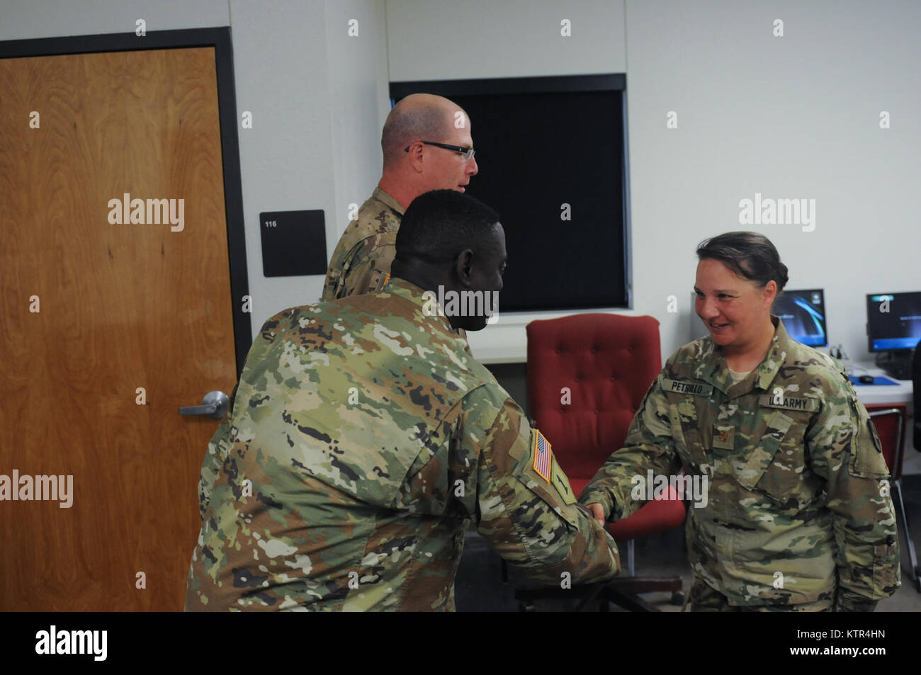 U.S. Army National Guard personnel daily duties and life. Working ...