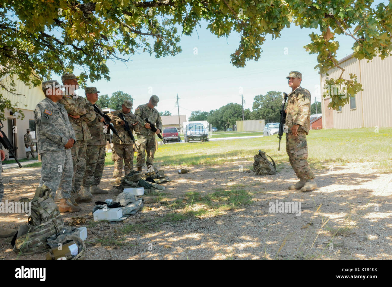 U.S. Army National Guard personnel daily duties and life. Working ...