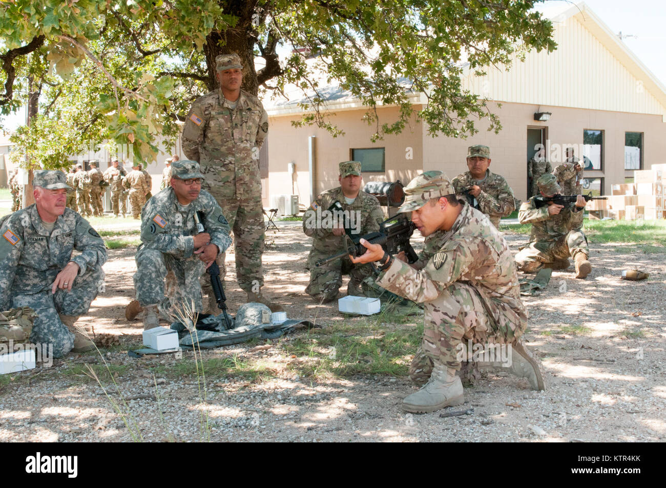 U.S. Army National Guard personnel daily duties and life. Working ...