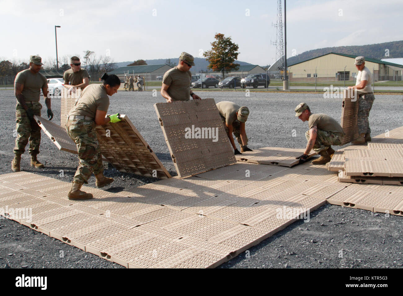 New York Army National Guard Soldiers assigned to the 42nd Combat ...