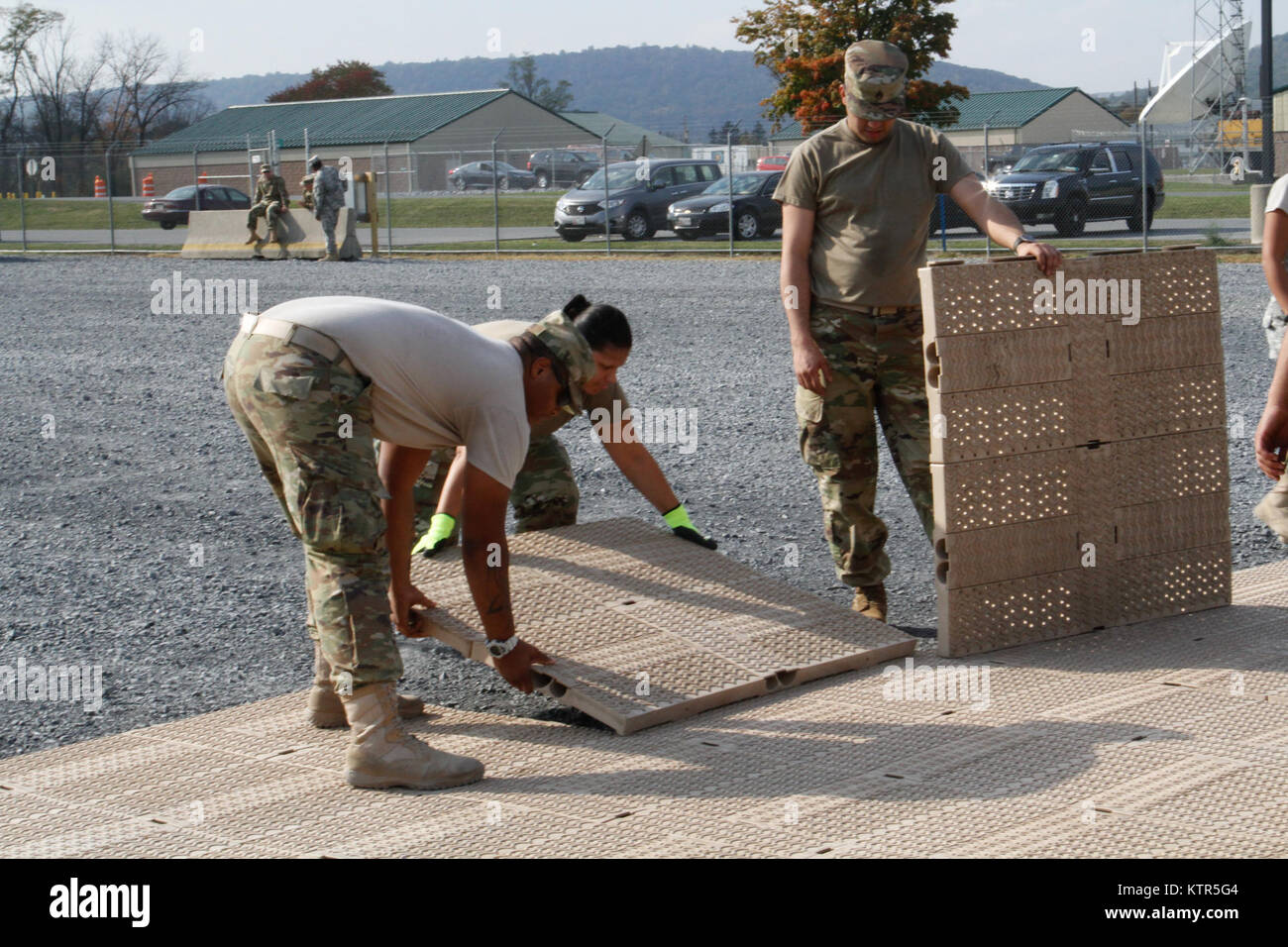 New York Army National Guard Soldiers assigned to the 42nd Combat ...