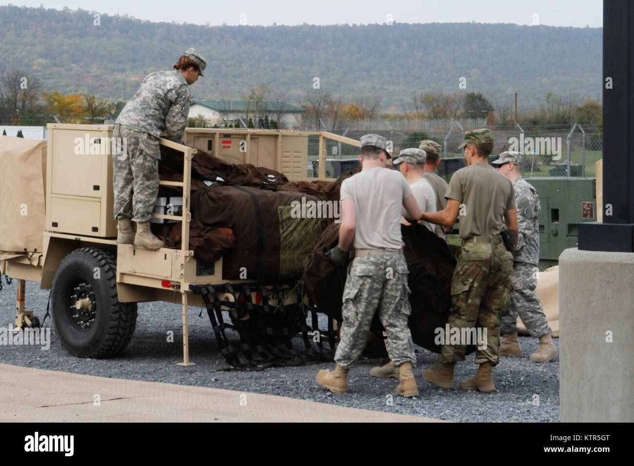 New York Army National Guard Soldiers assigned to the 42nd Combat ...