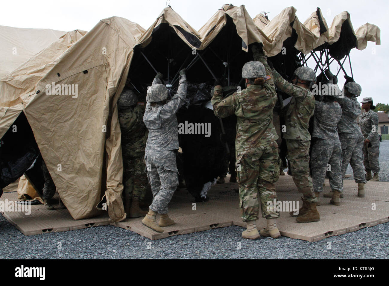 New York Army National Guard Soldiers assigned to the 42nd Combat ...