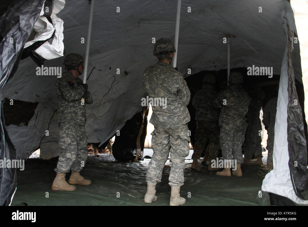 New York Army National Guard Soldiers assigned to the 42nd Combat ...