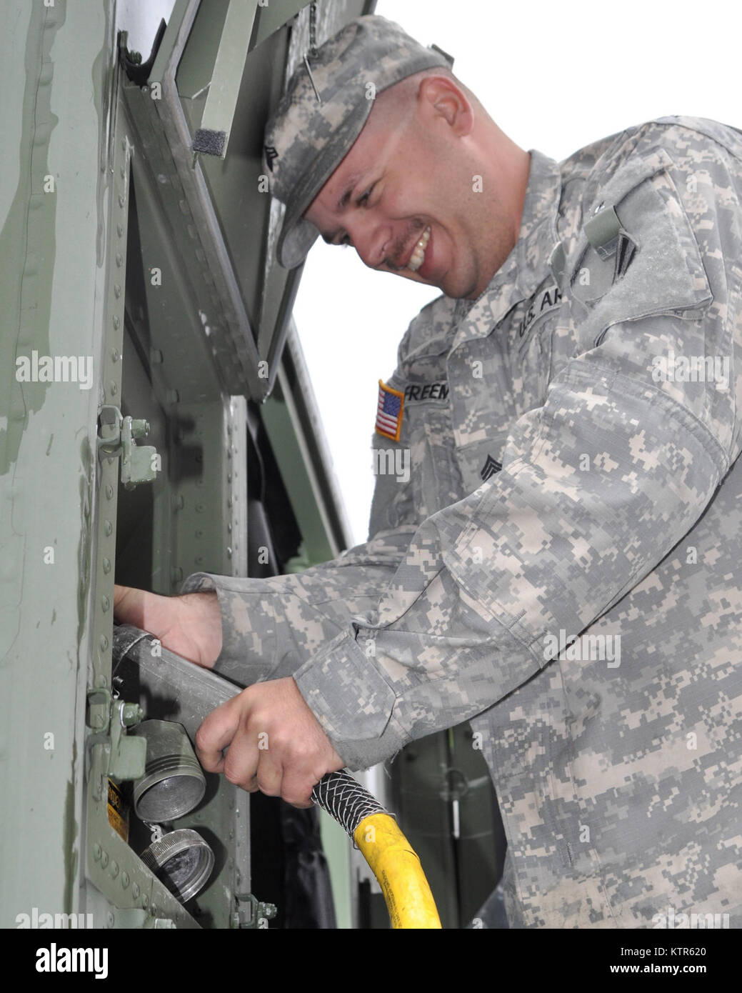 U.S. Army National Guard personnel daily duties and life. Working ...