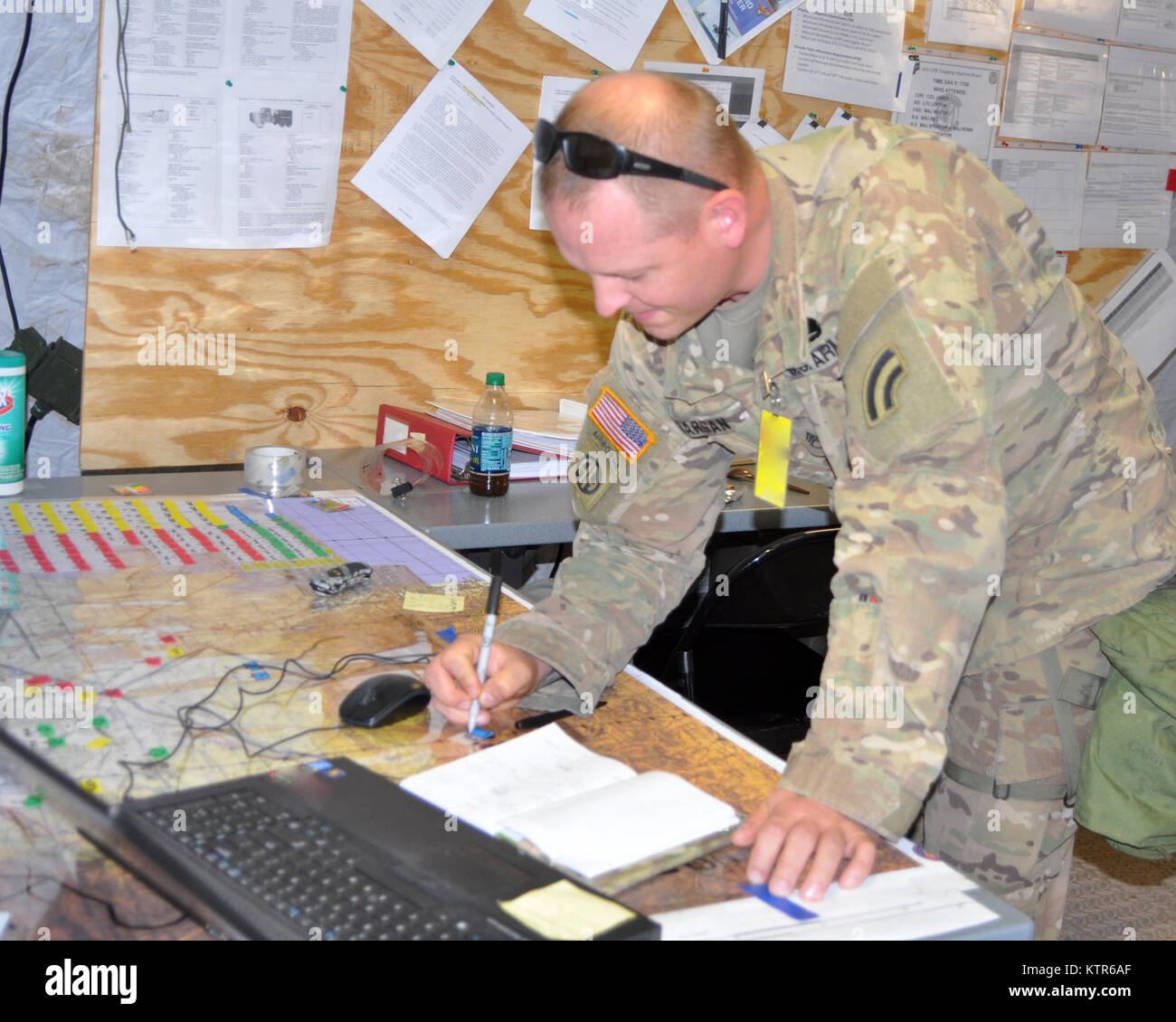 U.S. Army National Guard personnel daily duties and life. Working ...
