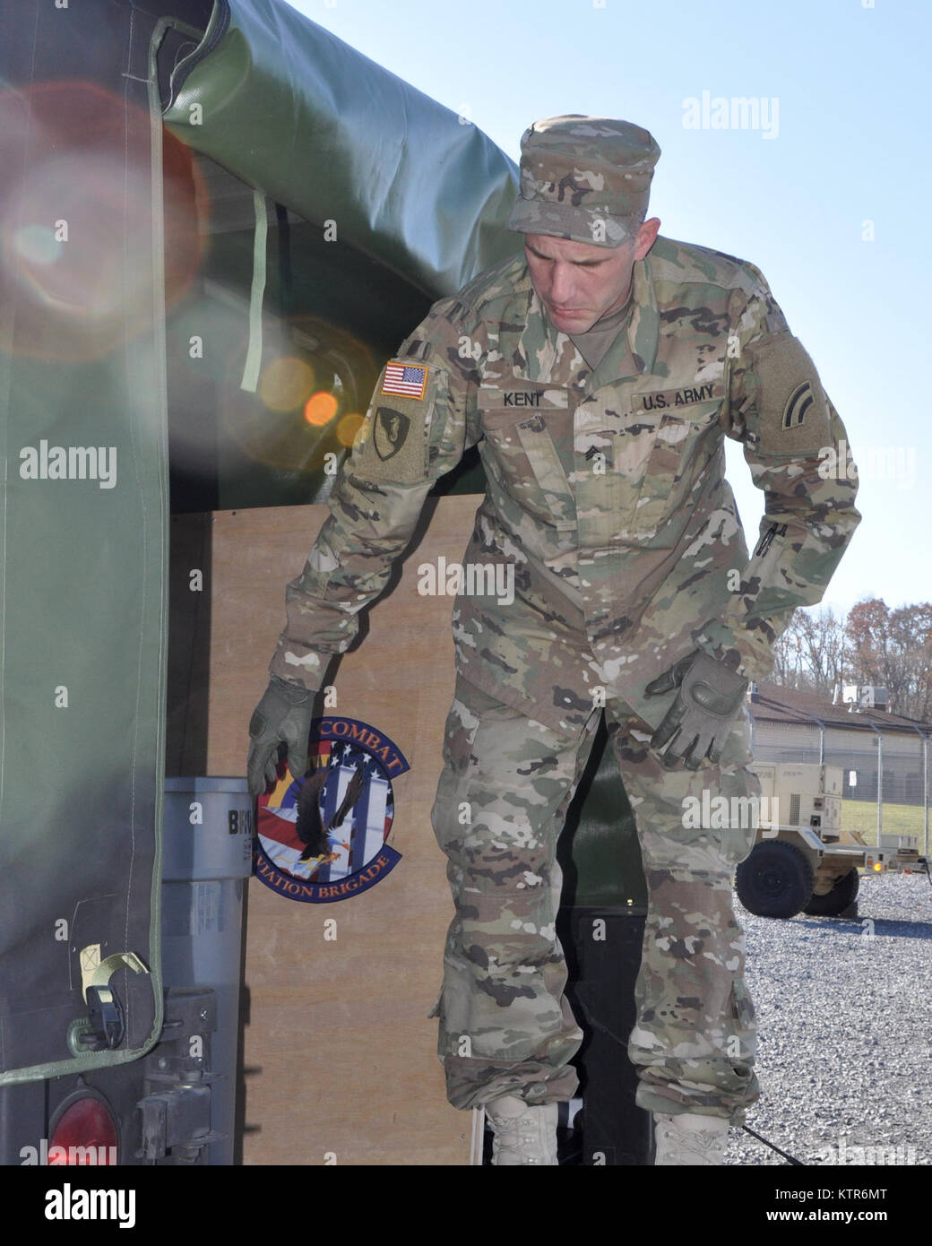 U.S. Army National Guard personnel daily duties and life. Working ...