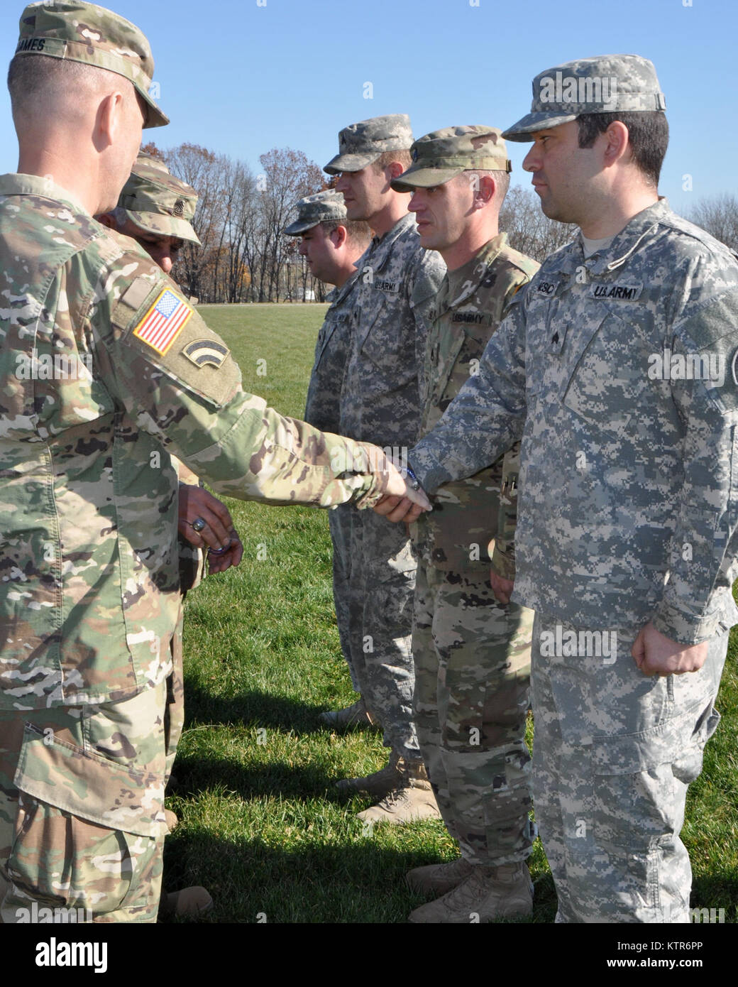 U.S. Army National Guard personnel daily duties and life. Working ...