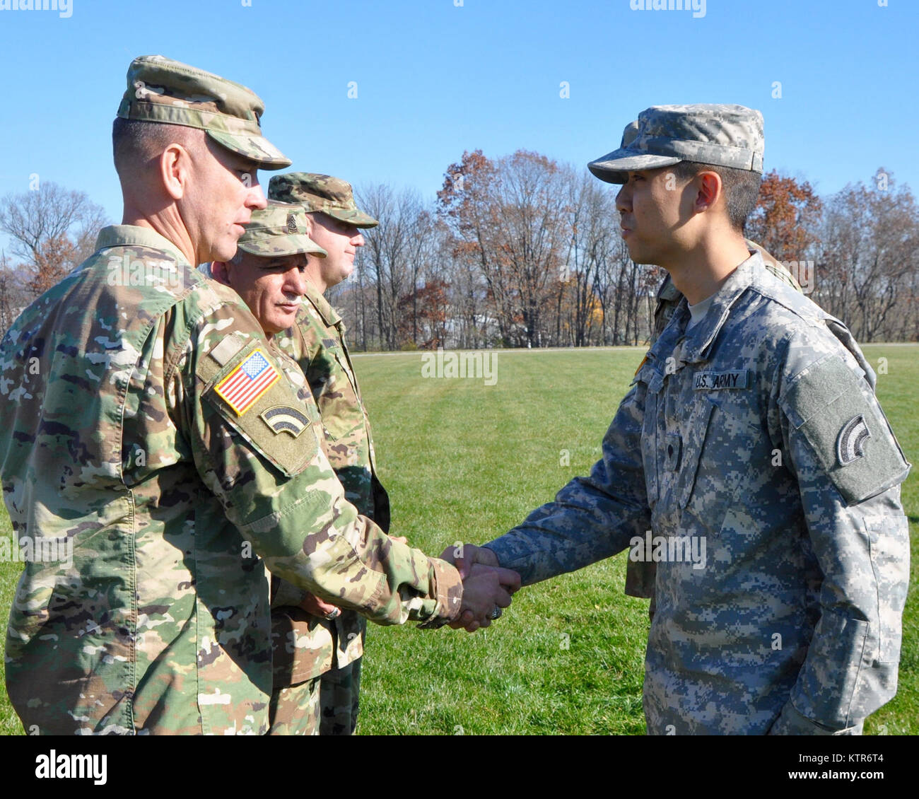 U.S. Army National Guard personnel daily duties and life. Working ...