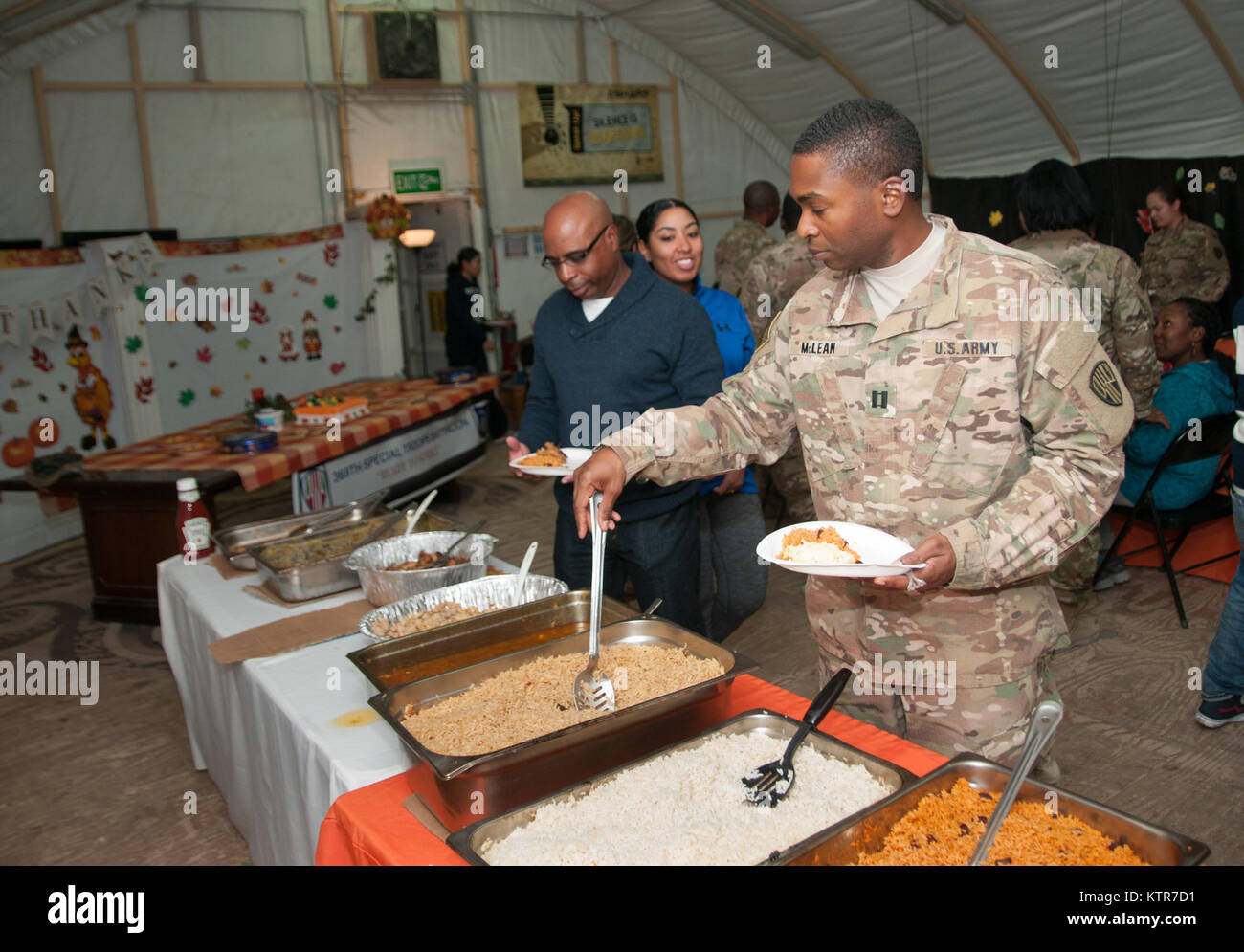 U.S. Army National Guard personnel daily duties and life. Working ...
