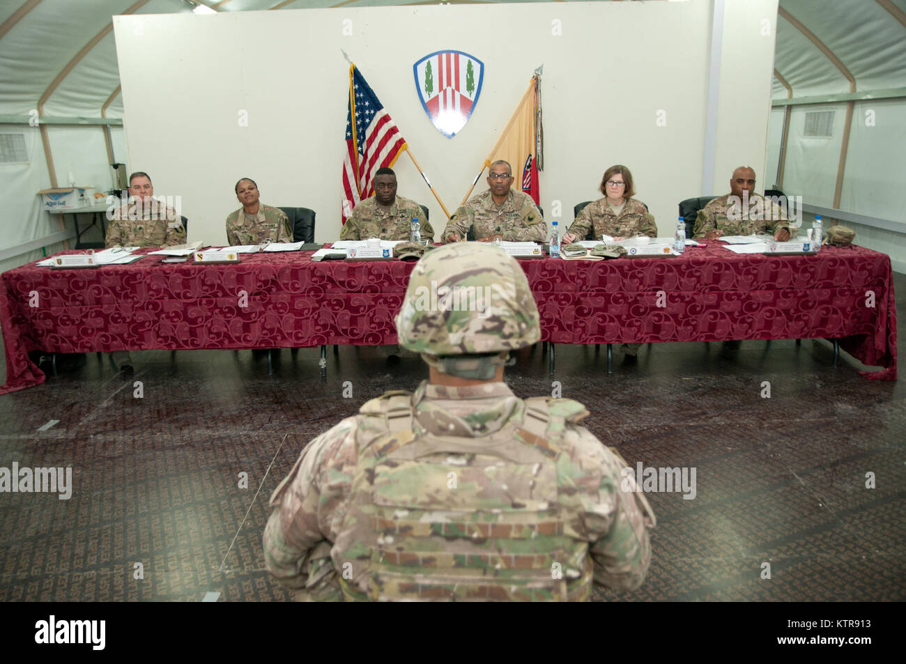 U.S. Army National Guard personnel daily duties and life. Working ...