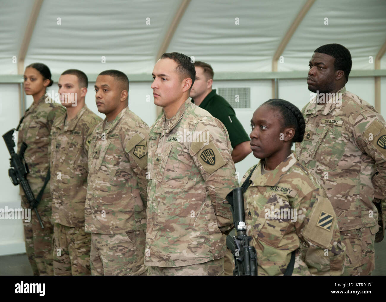 Soldier nco of the quarter hi-res stock photography and images - Alamy
