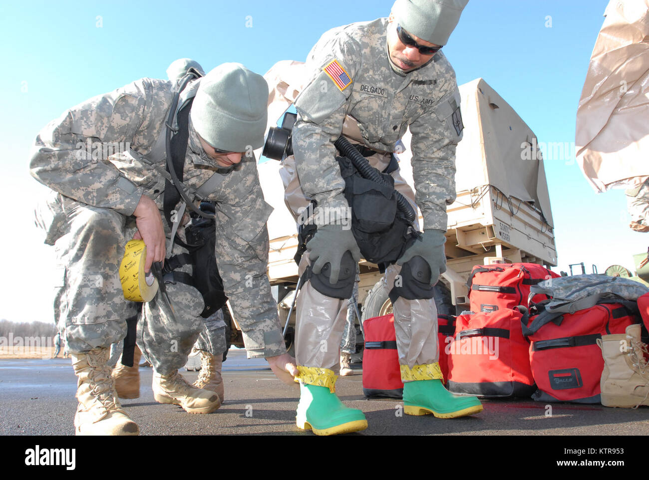 U.S. Army National Guard personnel daily duties and life. Working ...