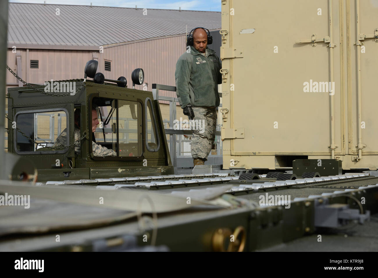 60k loader hi-res stock photography and images - Alamy