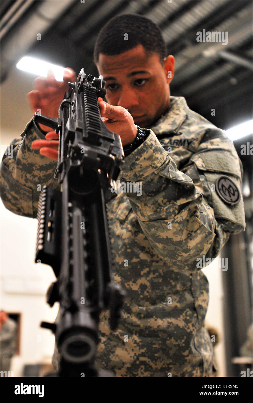 M249 squad automatic weapon hi-res stock photography and images - Alamy
