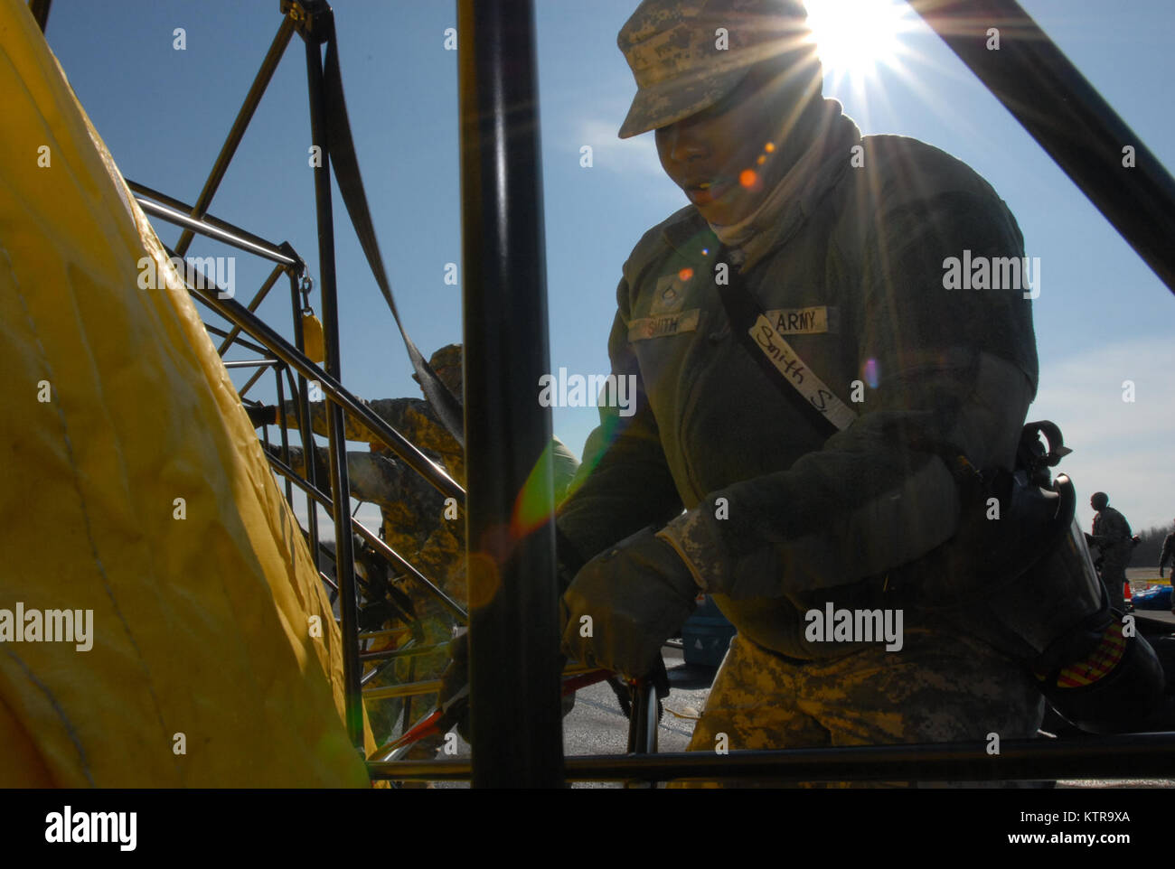 U.S. Army National Guard personnel daily duties and life. Working ...