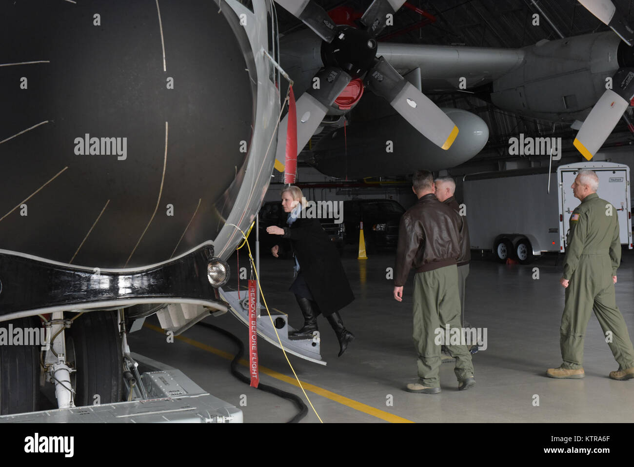 Col Shawn Clouthier, Commander 109th Airlift Wing, Stratton Air ...