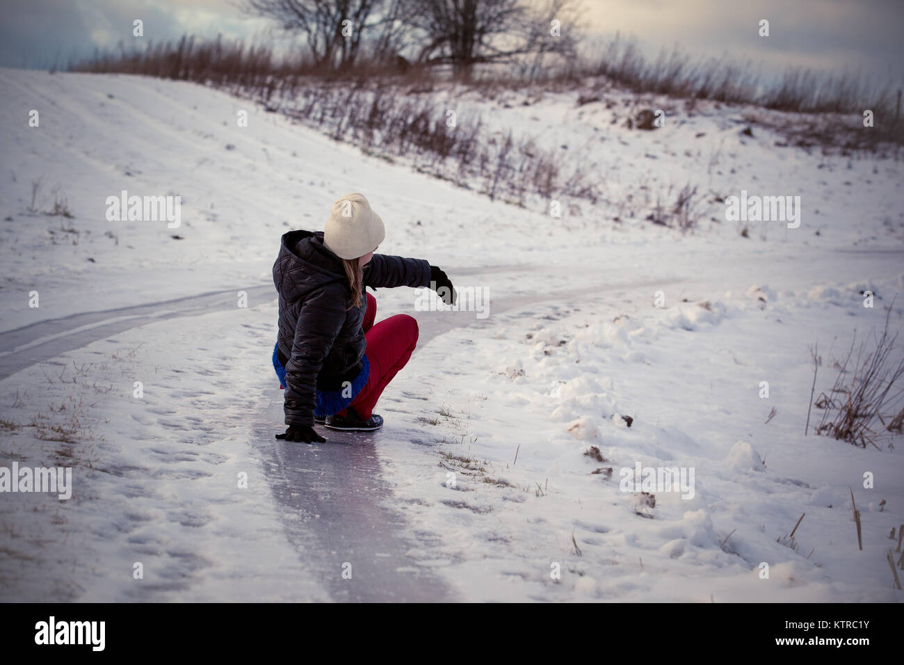 Slip and fall winter hi-res stock photography and images - Alamy
