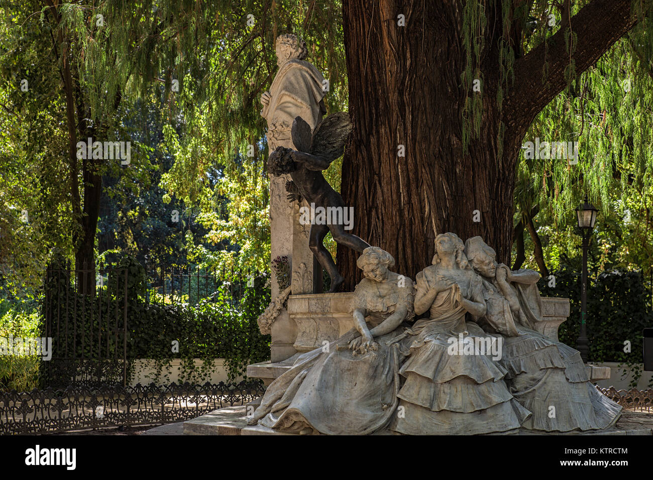 Gustavo adolfo becquer statue sevilla hi-res stock photography and ...