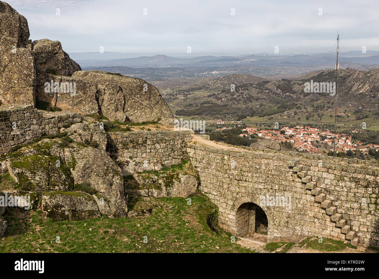 Castle of monsanto portugal hi-res stock photography and images - Alamy