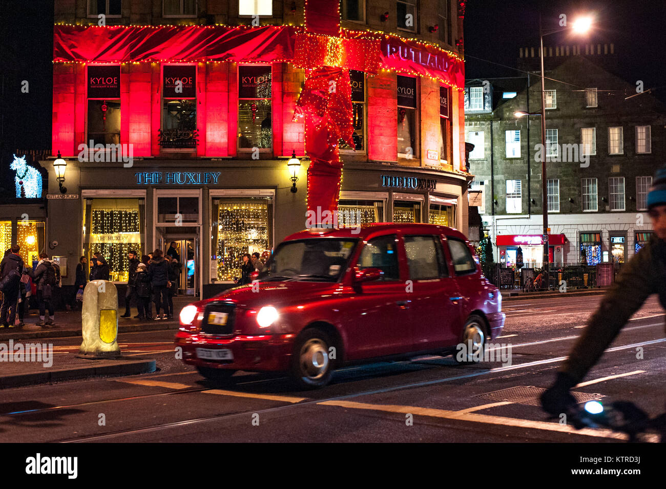 Night lights of Edinburgh Stock Photo - Alamy