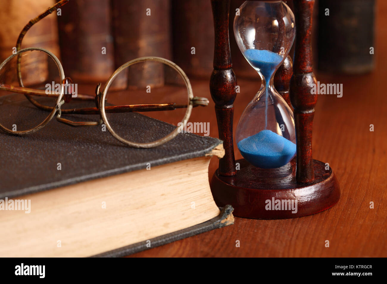 Nostalgia hourglass hi-res stock photography and images - Alamy