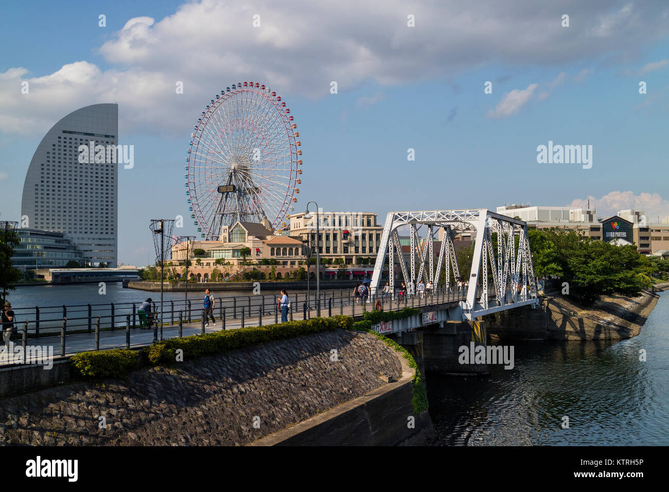 Cosmo clock 21 tokyo hi-res stock photography and images - Alamy