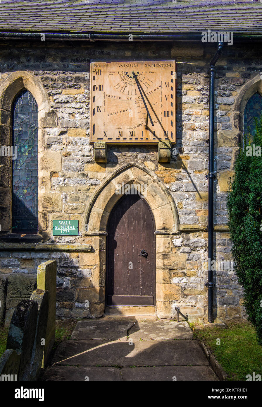 Wall Mounted Sundial, Eyam Parish Church, Derbyshire Stock Photo - Alamy
