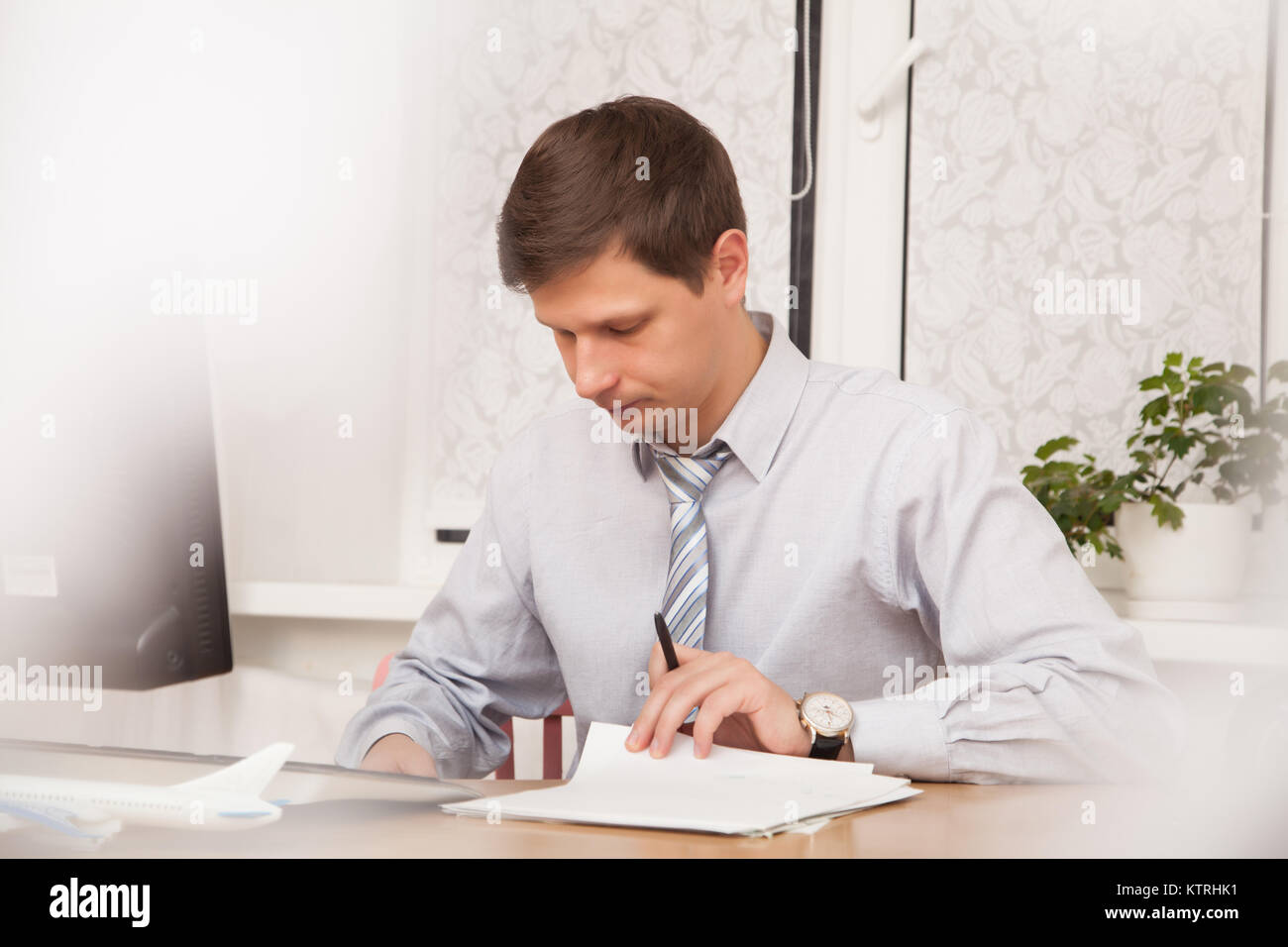 Handsome smiling confident businessman portrait Stock Photo - Alamy Handsome smiling confident businessman portrait Stock Photo - Alamy
