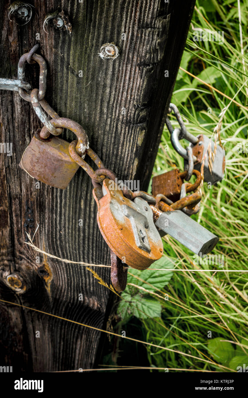 5 padlocks hi-res stock photography and images - Alamy