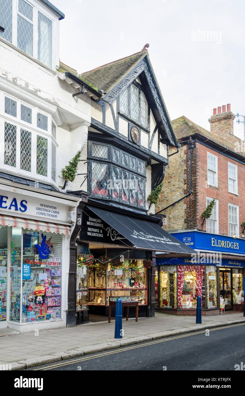 High street shops hythe kent hi-res stock photography and images - Alamy