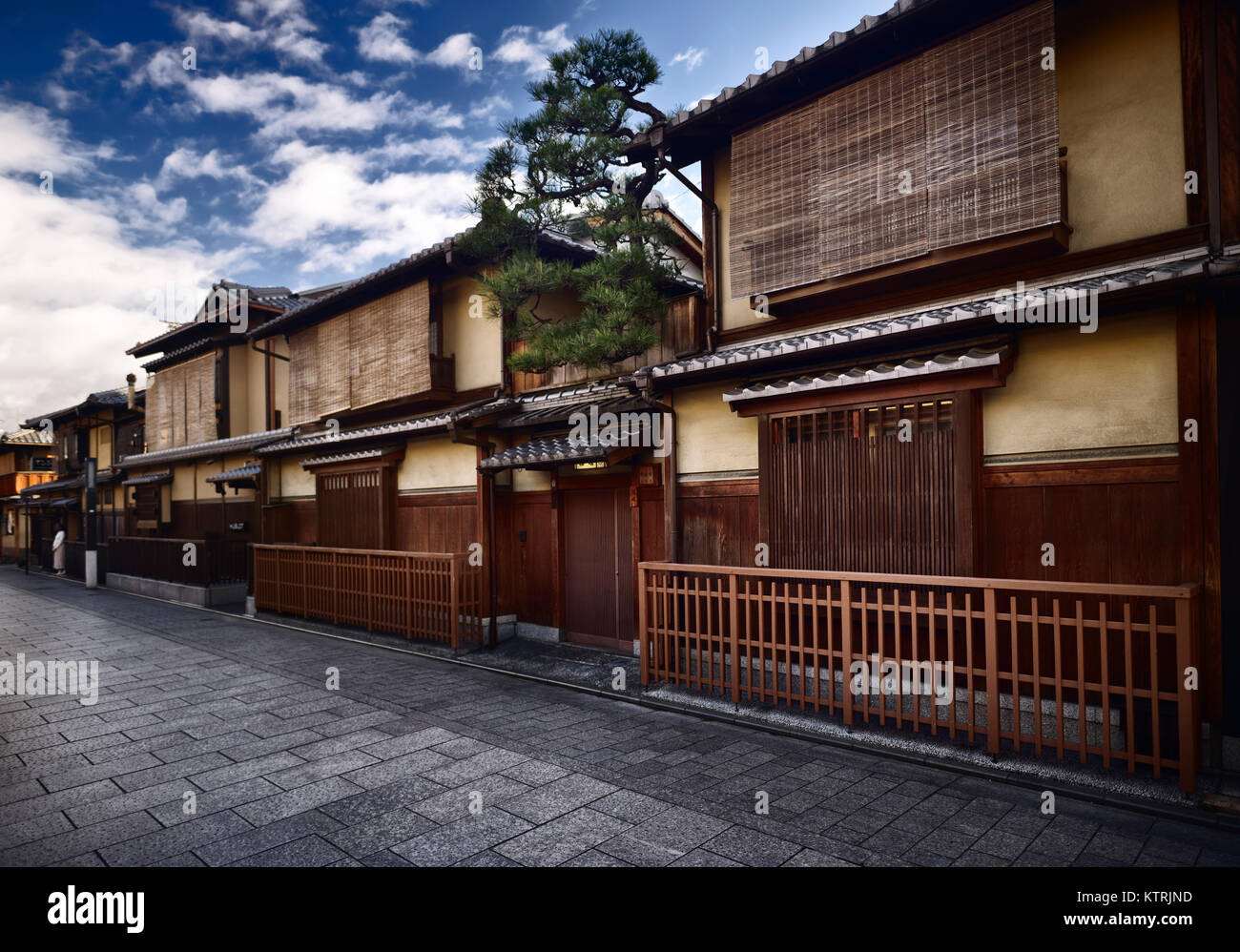 Old tea house japan hi-res stock photography and images - Alamy