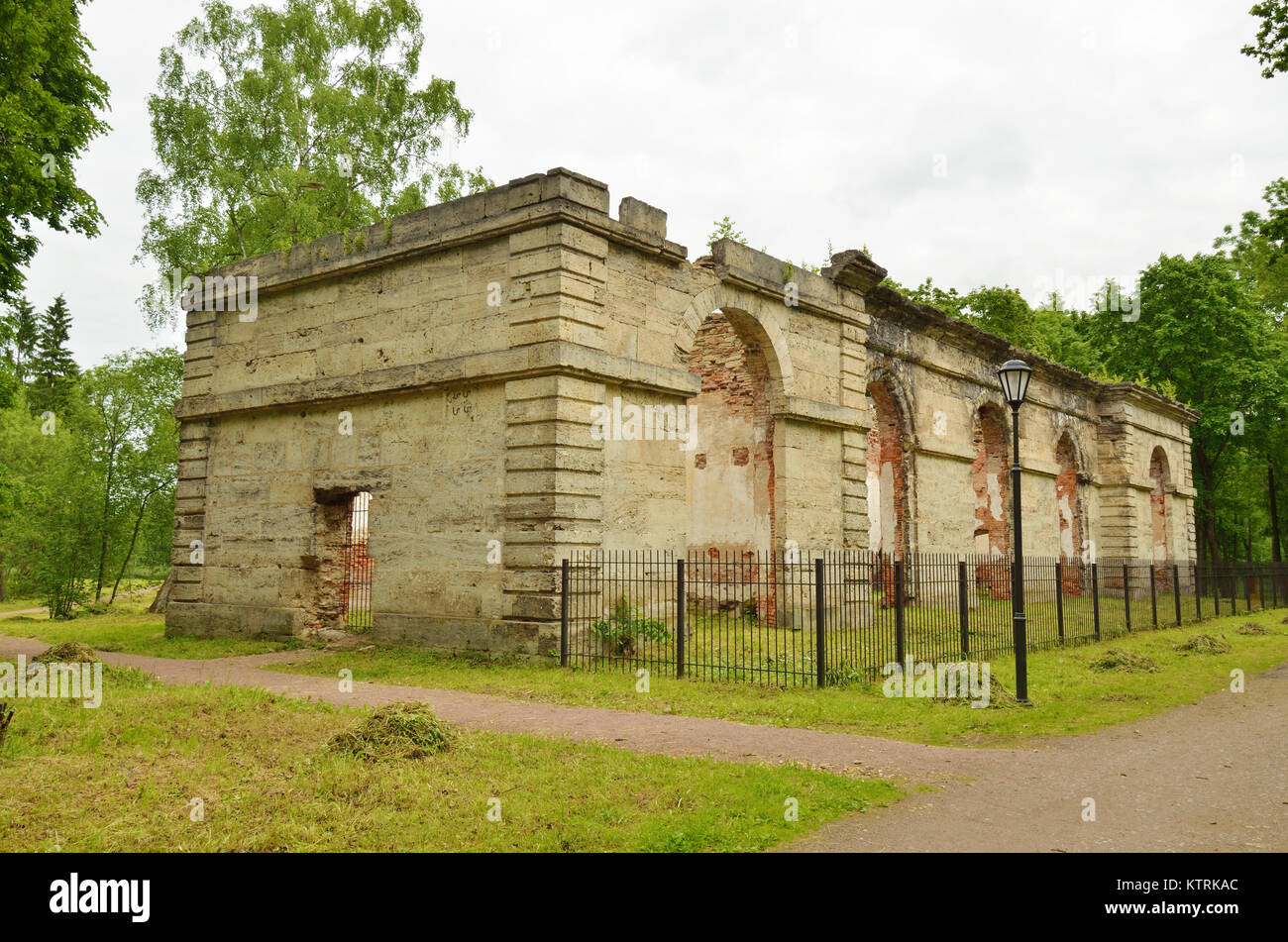 The ruins of the old building.It is destroyed over time and cannot be ...