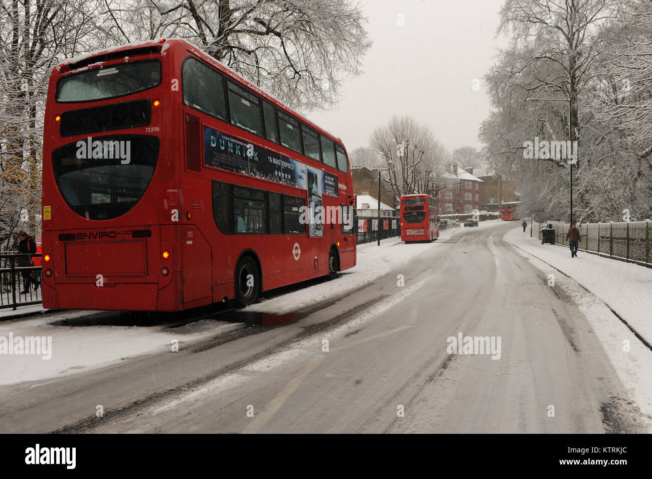 Buses in the snow hi-res stock photography and images - Alamy