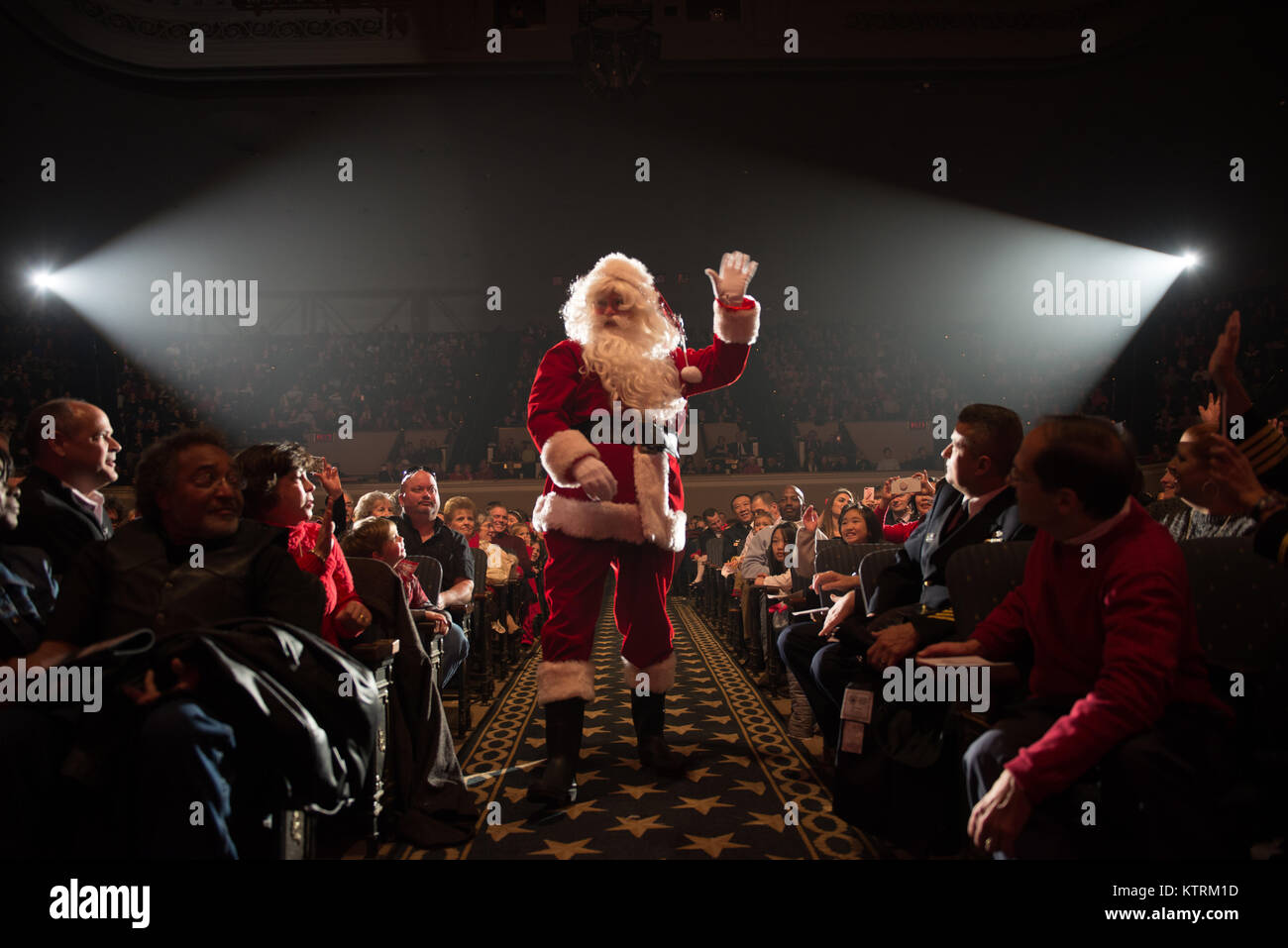 U.S. Navy Band Senior Chief Musician William Gray visits the U.S. Navy ...